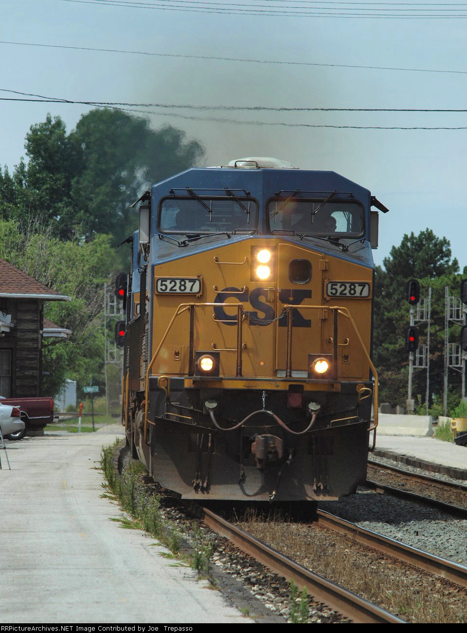 CSX 5287 takes a HOT pig train east.
